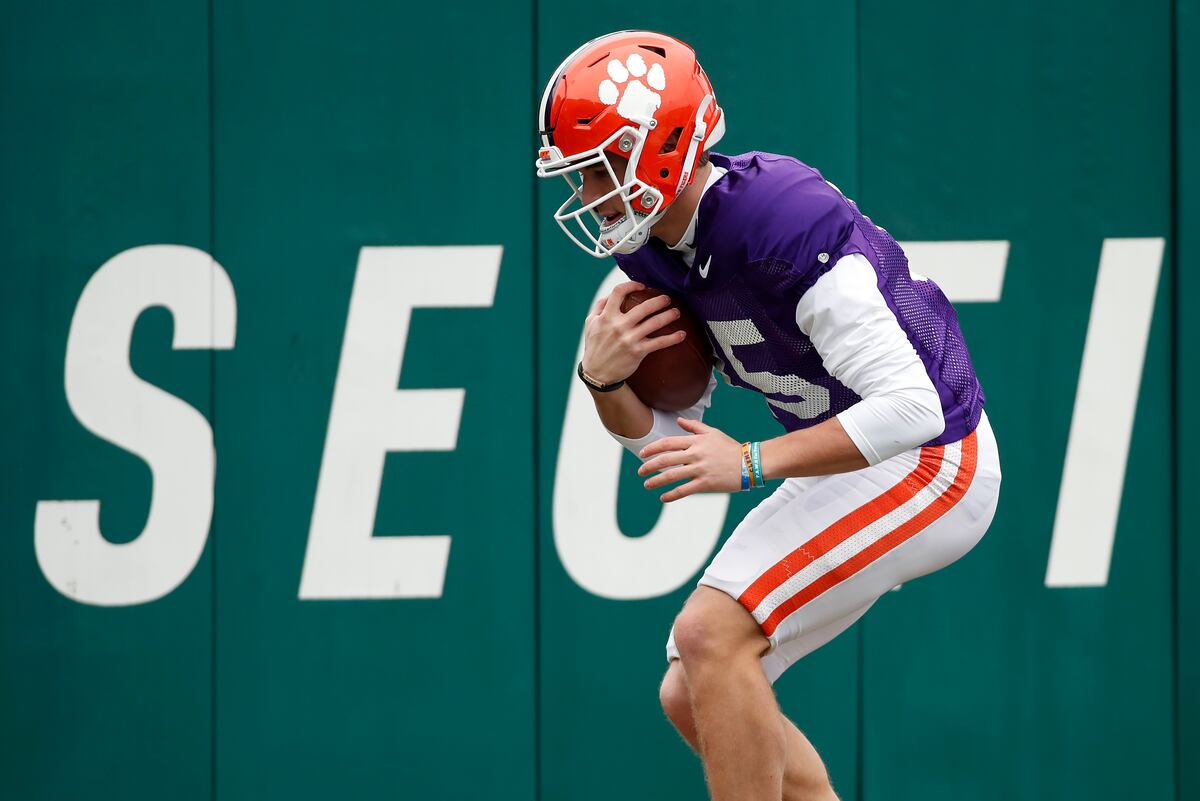 Report: Clemson QB Hunter Johnson to Target Purdue, Northwestern for ...