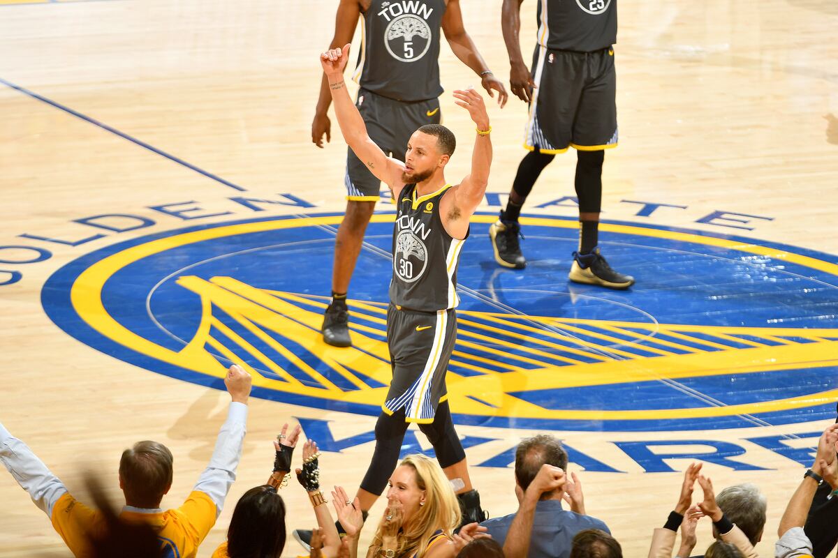 Video: Stephen Curry Lights Up Cavs for Finals Record 9 3-Pointers in ...