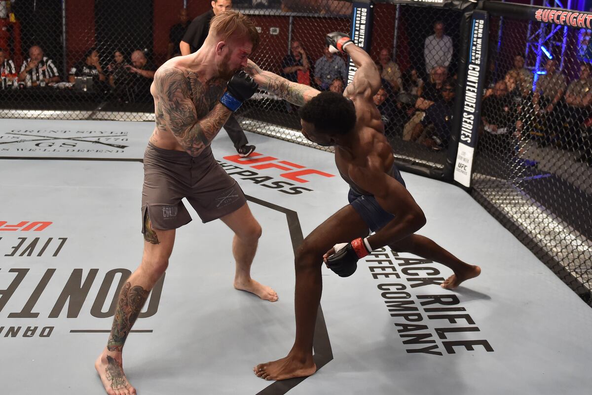 Fighter Earns UFC Contract with Massive Left Hook in 1st Fight in 2 ...