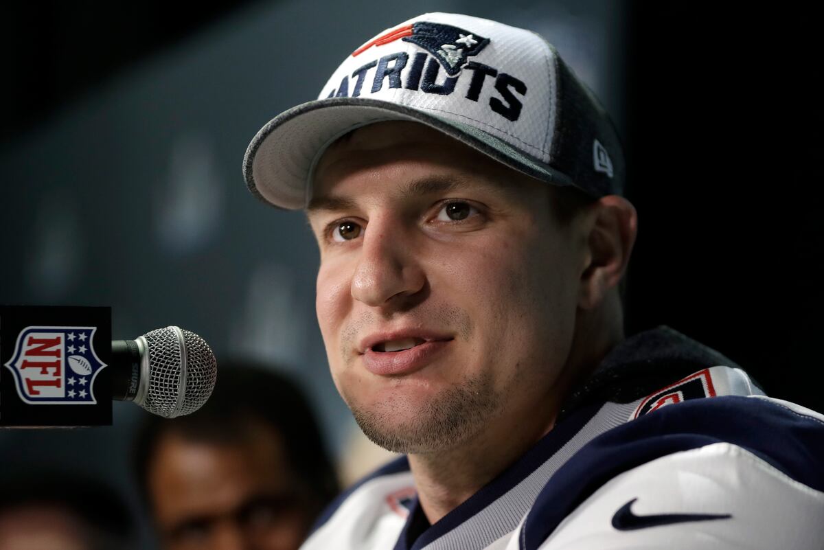 Rob Gronkowski, Antonio Brown, Luke Kuechly Gifted 'Madden 99 Club ...