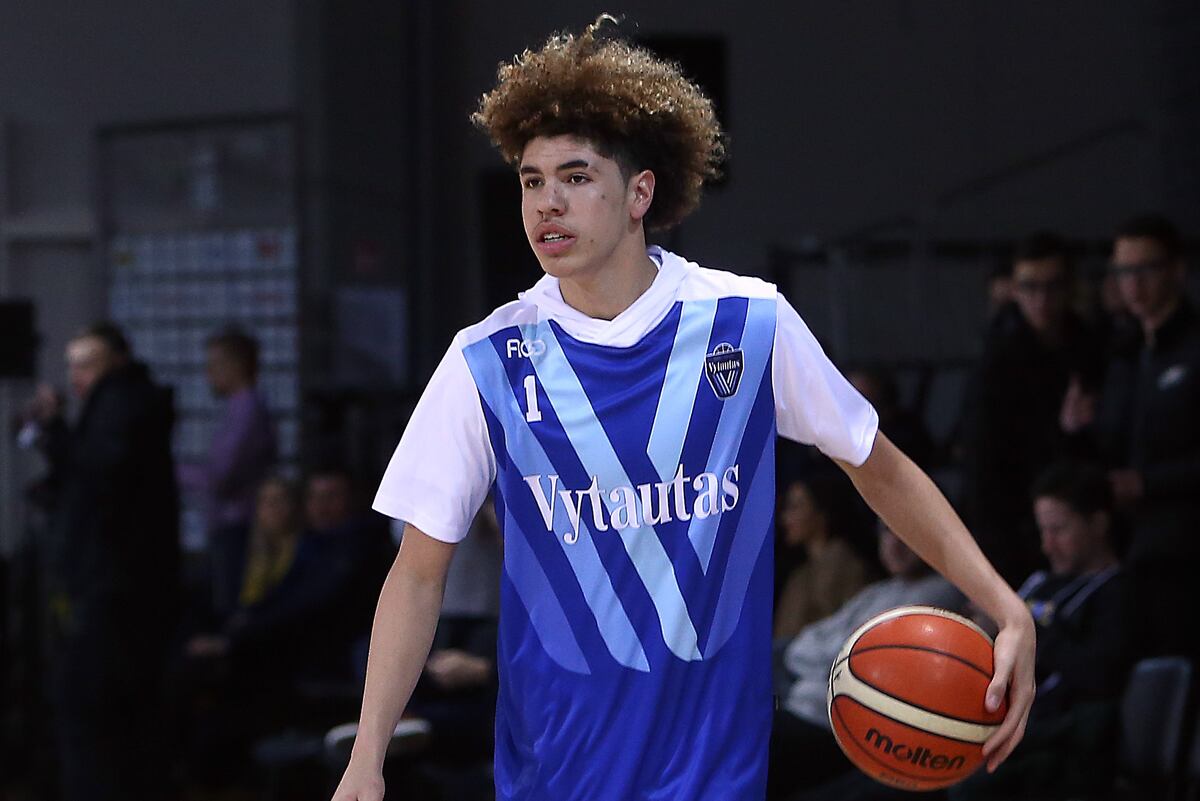 LaMelo Ball Drops 40 in LA's Loss to Dallas in Junior Basketball ...