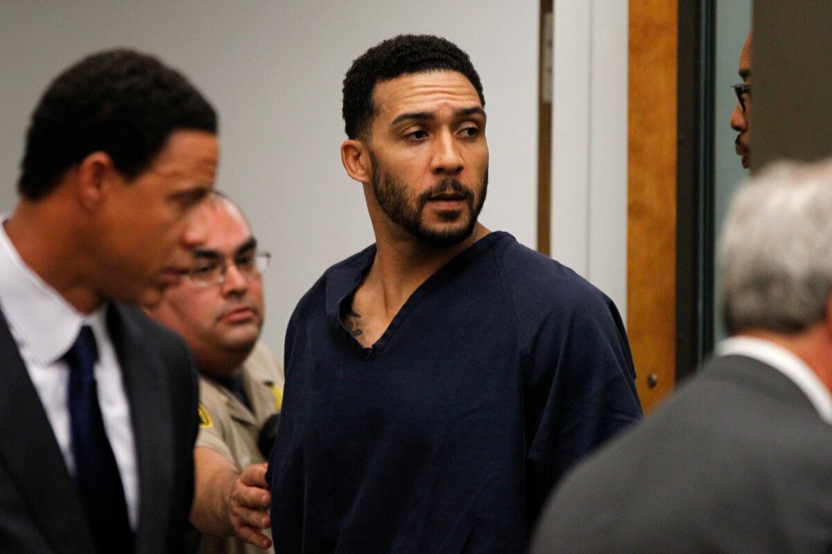 Kellen Winslow Jr. Posts $2M Bail Ahead of Trial for Multiple Rape ...