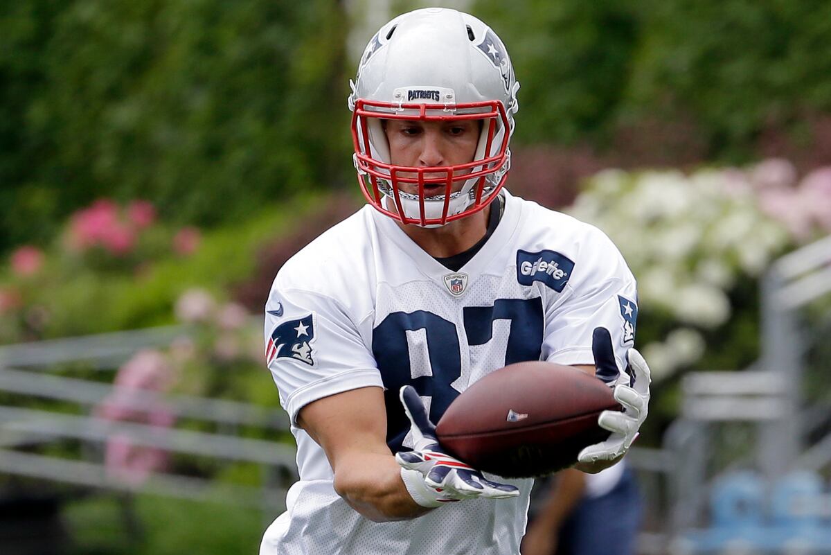 Rob Gronkowski Says He Didn't Consider Holdout for Improved Patriots ...