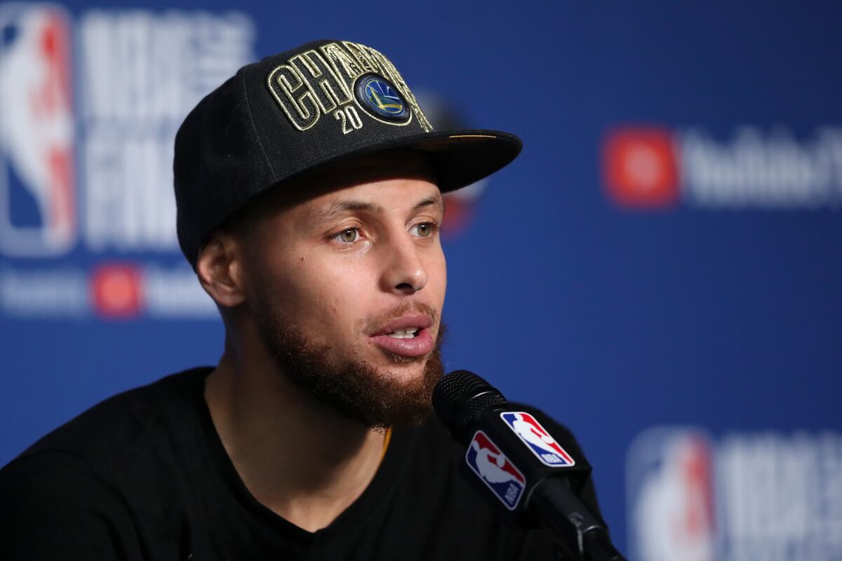 Stephen Curry Helps Raise More Than $21k to Be Donated to Nia Wilson's ...