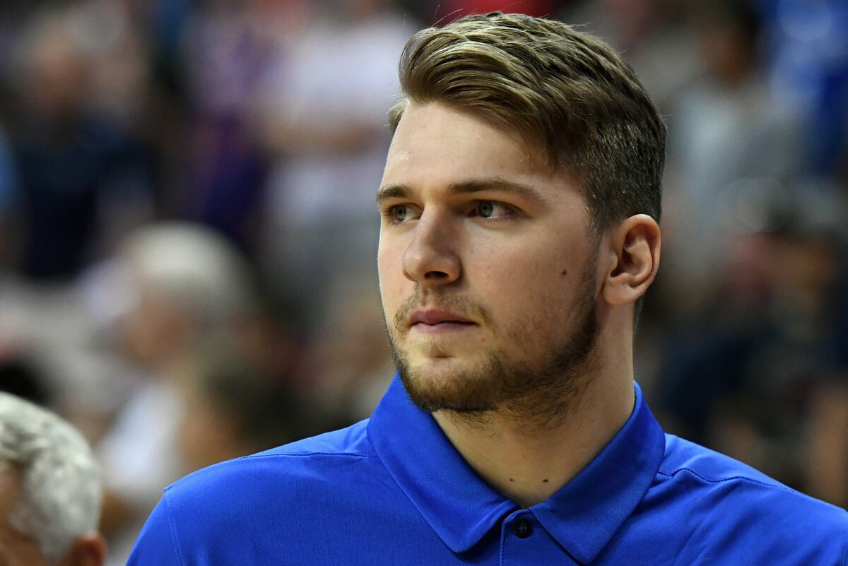 2018-19 NBA Odds: Luka Doncic, Deandre Ayton Favorites to Win Rookie of ...