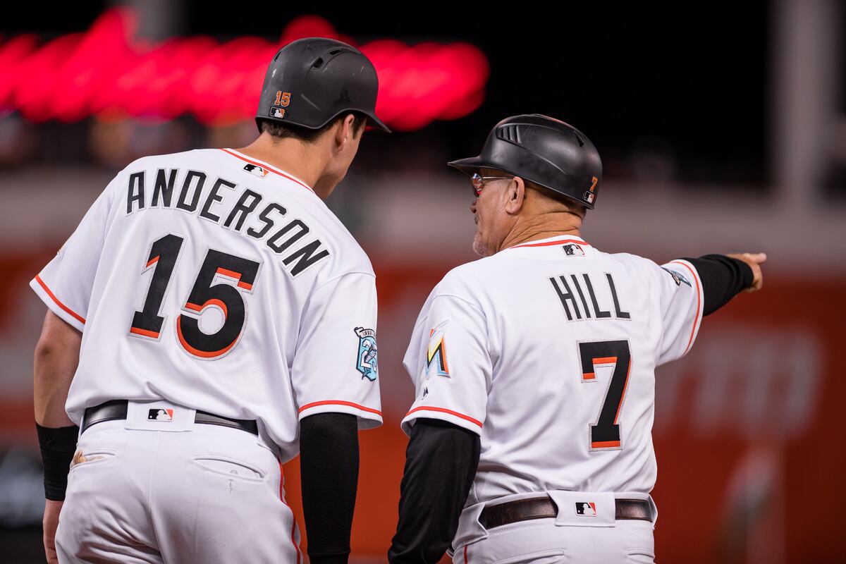 Marlins Coach Perry Hill Puts Wet Lettuce Under Helmet to Stay Cool in ...