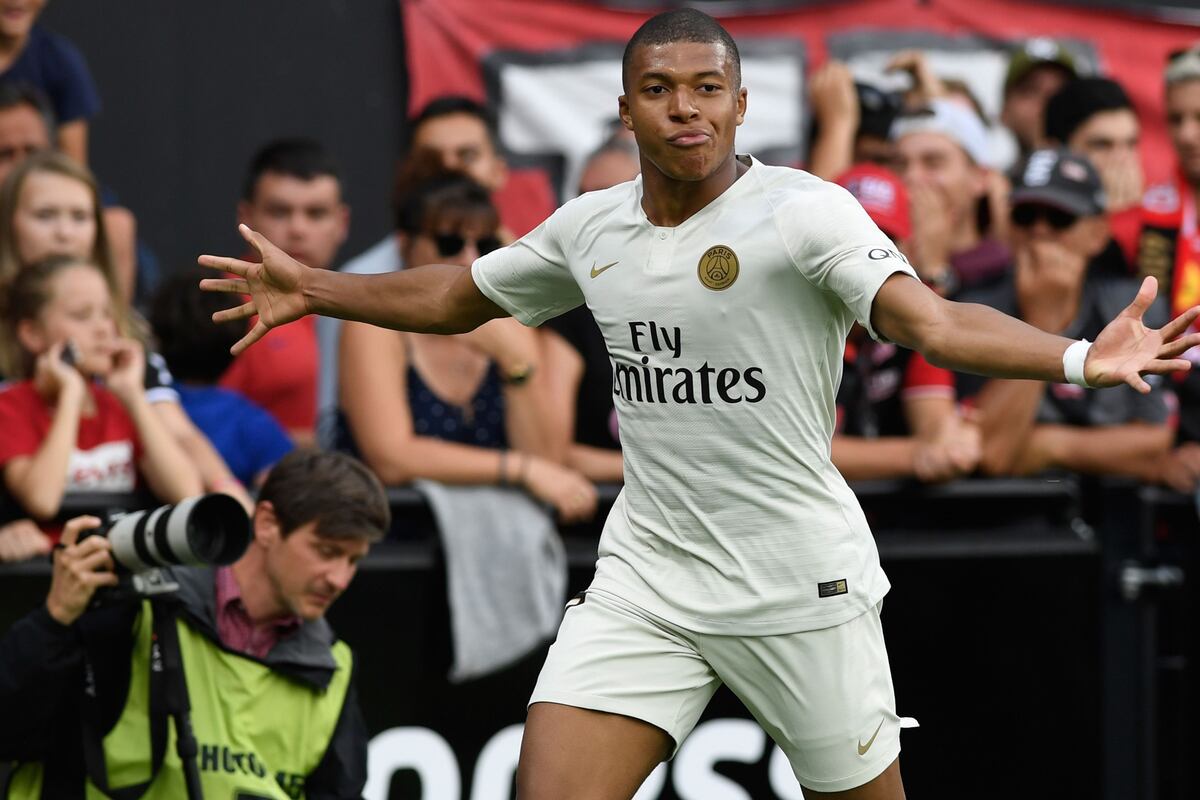 Real Madrid Reportedly Want Kylian Mbappe, Rodrigo to Replace Cristiano ...
