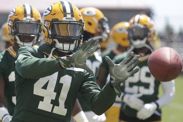 Packers Trade Lenzy Pipkins to Colts for LB Antonio Morrison