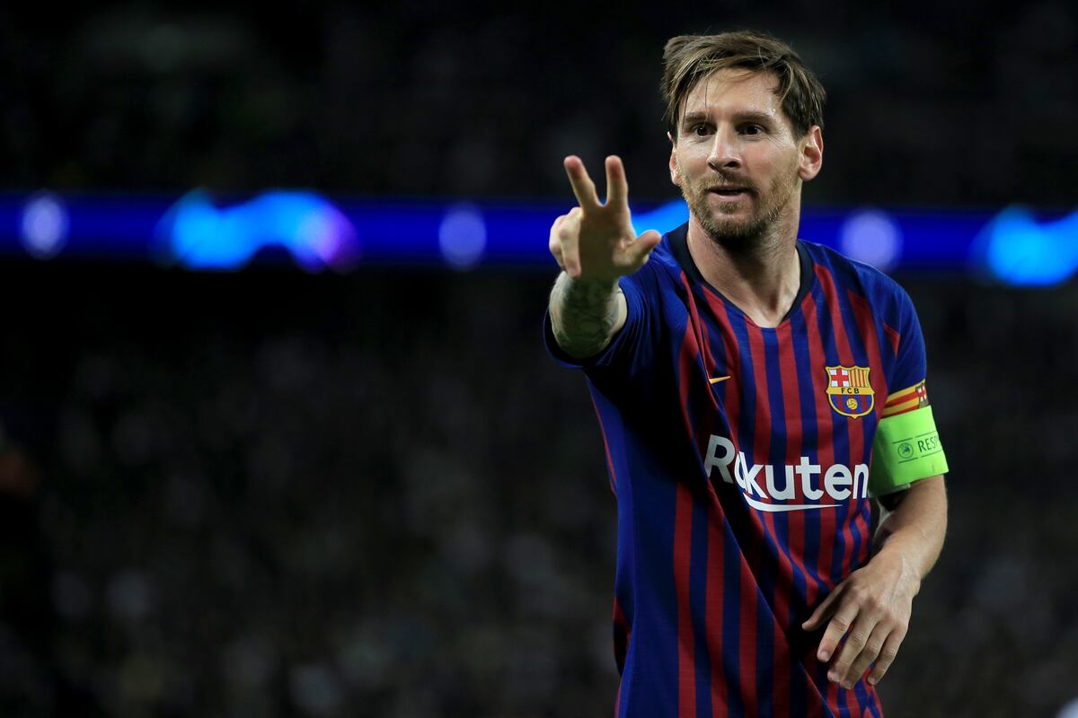 Rio Ferdinand 'Blessed' to Watch Lionel Messi Play with 'Remote Control ...