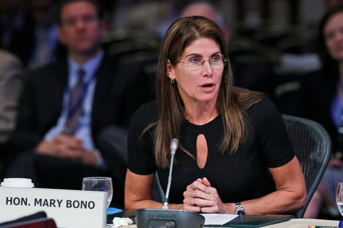 Mary Bono Resigns as USA Gymnastics CEO After Anti-Nike Tweet | News ...