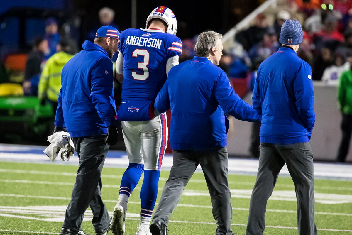 Derek Anderson Being Evaluated After Suffering Apparent Arm Injury vs ...