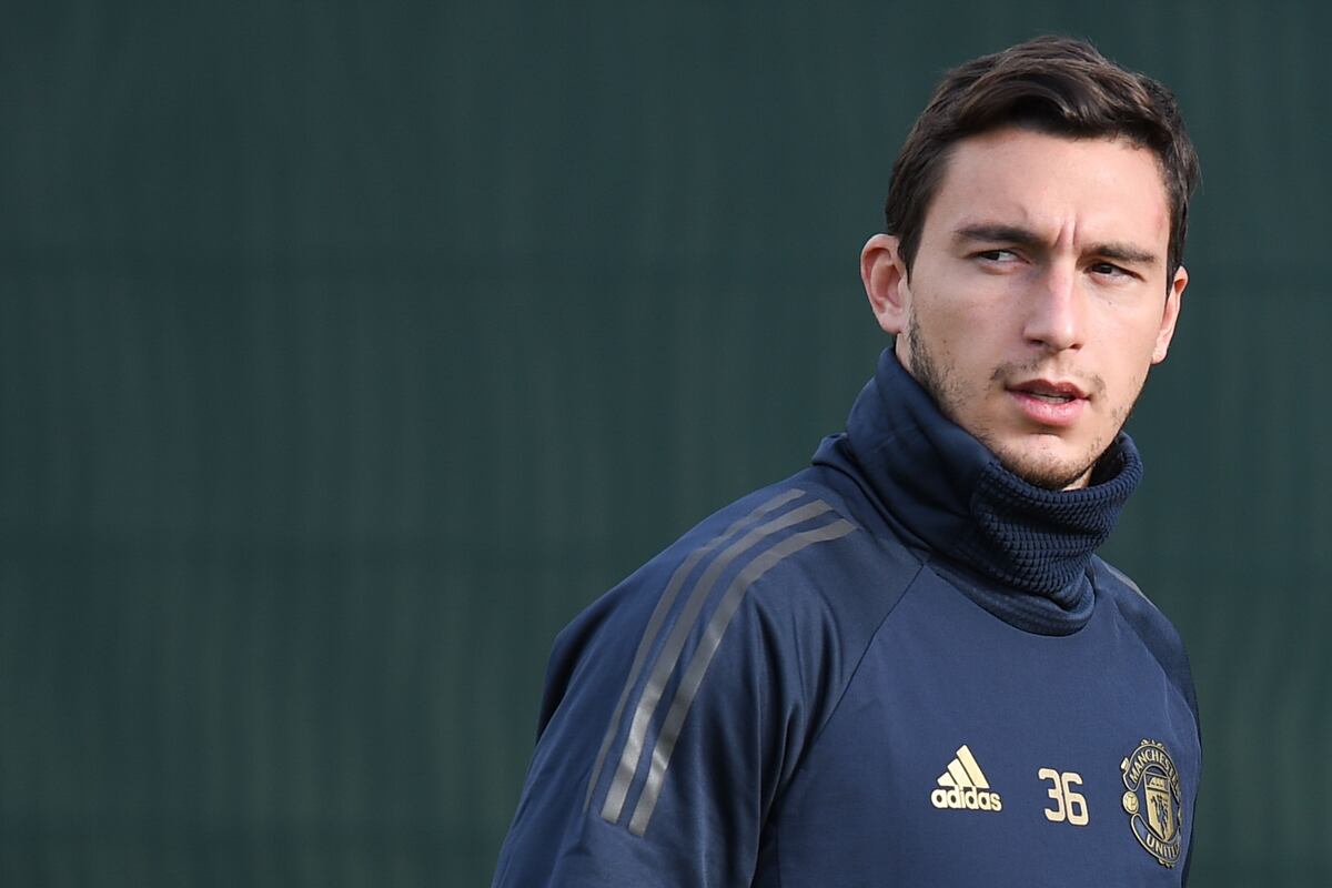 Matteo Darmian Completes Transfer from Manchester United to Parma ...