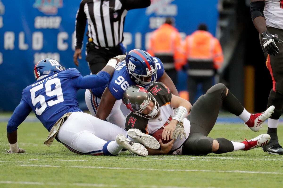 Ryan Fitzpatrick Benched for Jameis Winston After 3 Interceptions vs ...