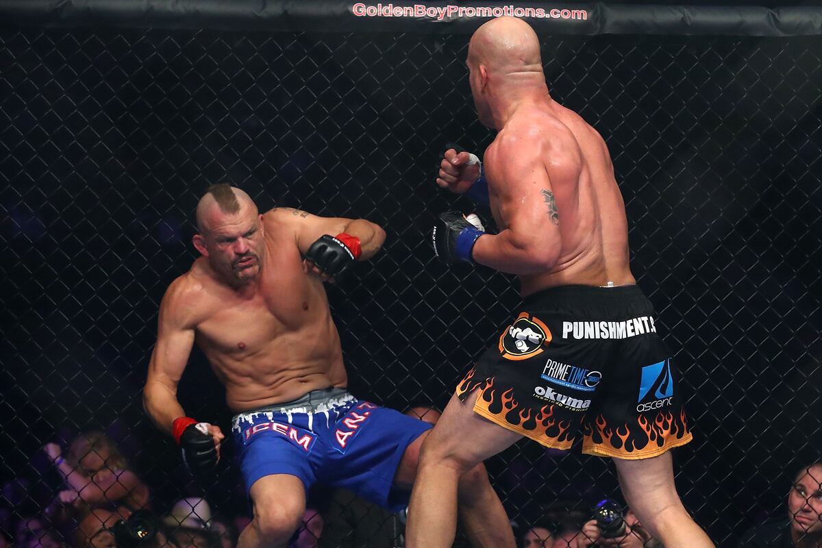 Tito Ortiz: Chuck Liddell Shouldn't Fight Again After Knockout Loss ...
