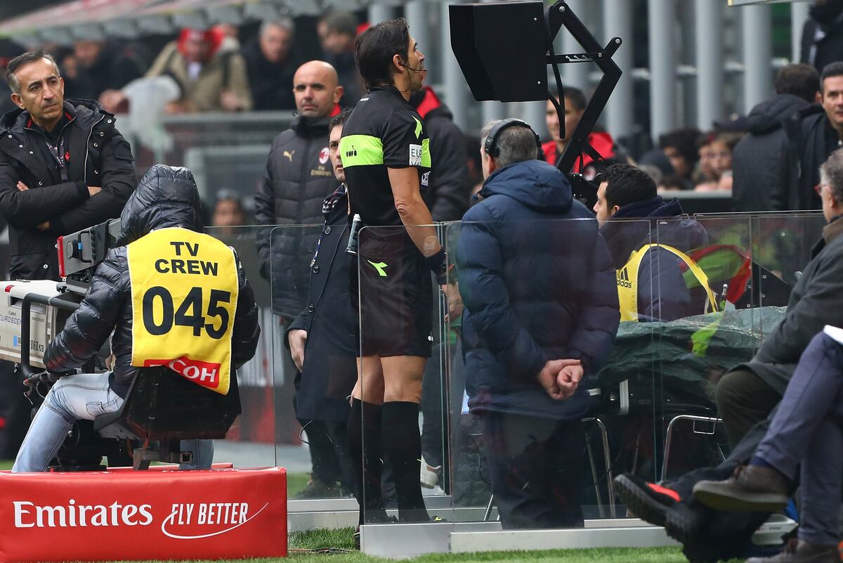 2018 UEFA Champions League Round of 16 to Use VAR | News, Scores ...