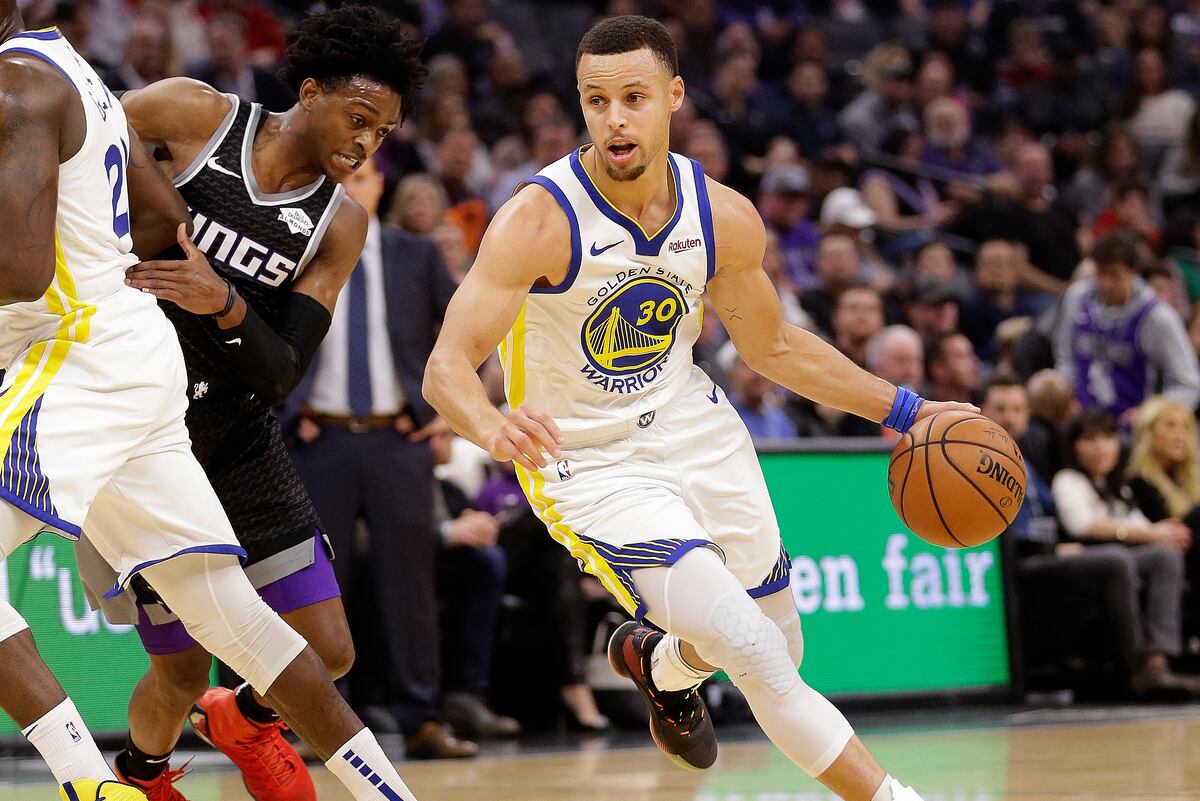 Kings Troll Stephen Curry with Moon Landing Video During Lineup ...