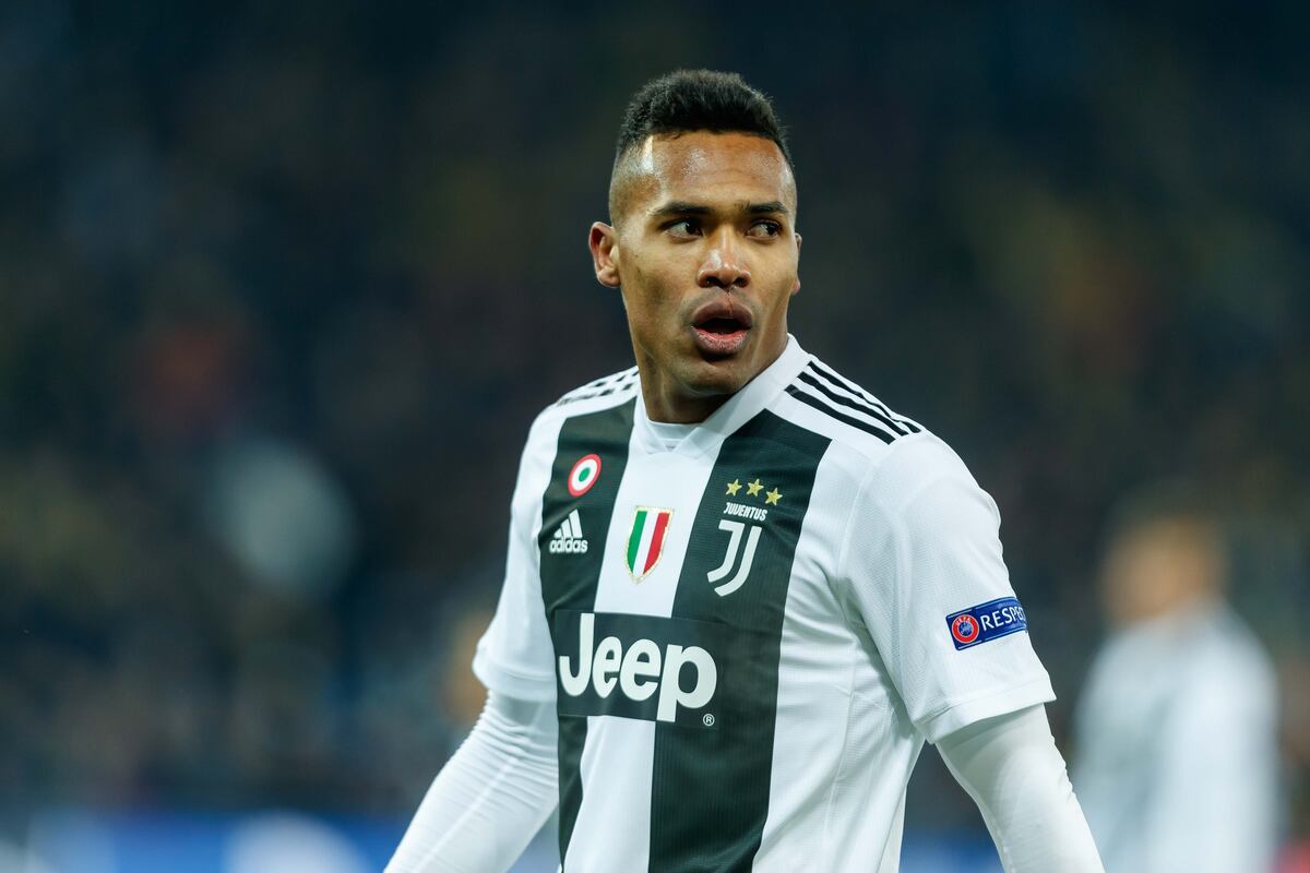 Alex Sandro, Juventus Agree to New Contract Until 2023 | News, Scores ...