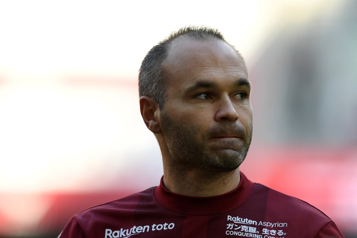 Andres Iniesta Issues Apology for Three Kings Day Blackface Photo ...