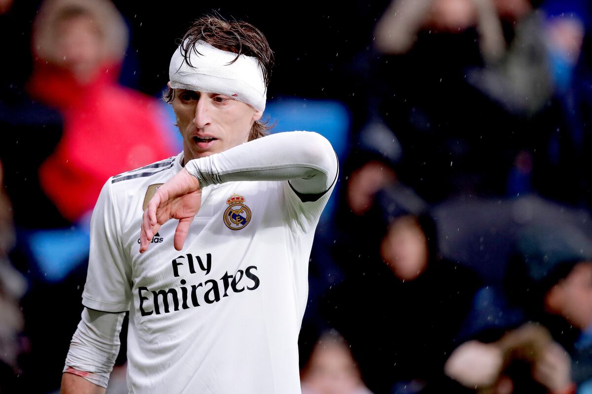 Luka Modric, Casemiro's Goals Push Real Madrid Past Sevilla | News ...