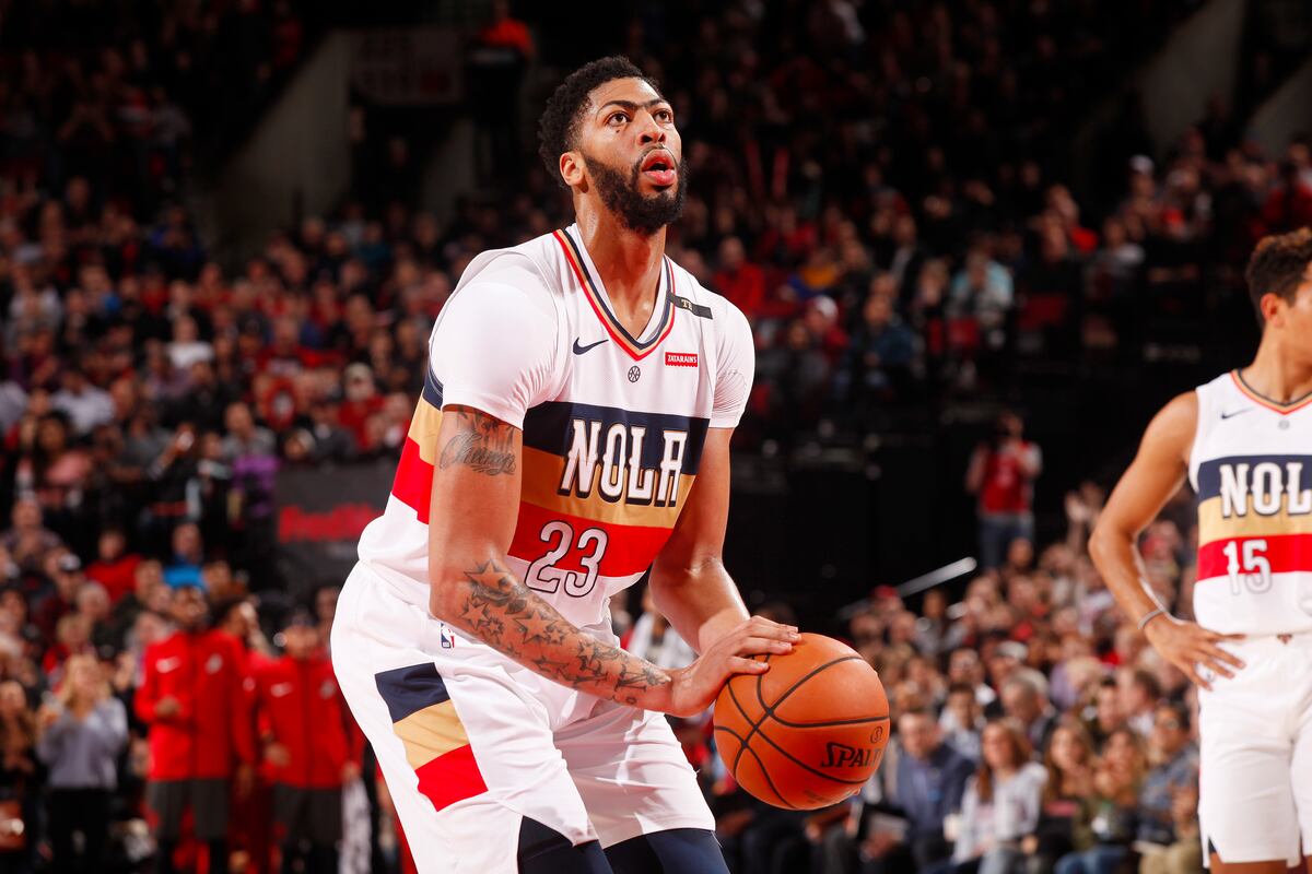 Anthony Davis to See Specialist for Finger Injury; Could Miss 2-4 Weeks ...
