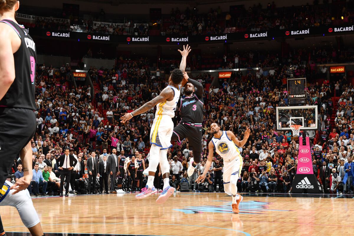 Dwyane Wade Sinks Wild Spinning Buzzer-Beater 3 to Power Heat Past ...