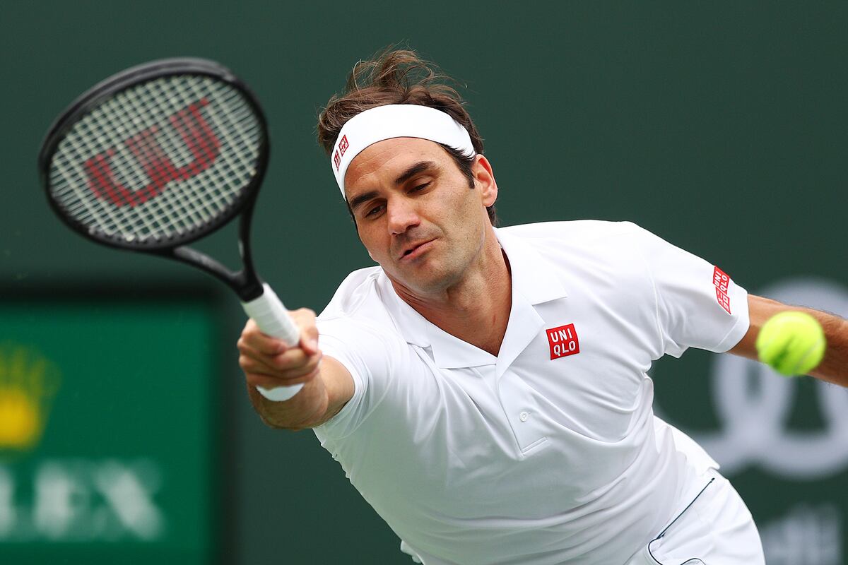 Roger Federer Beats Peter Gojowczyk in Straight Sets to Advance at ...