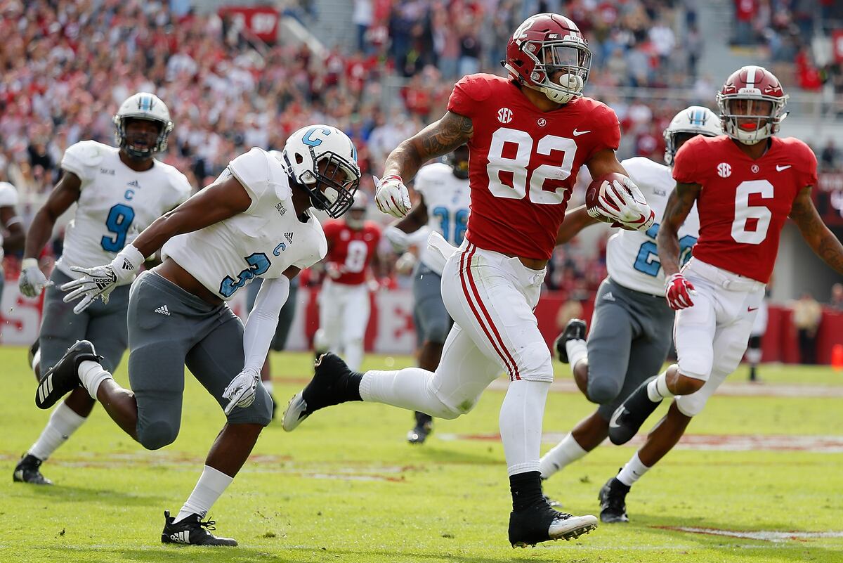 Vikings Draft TE Irv Smith Jr. with Kyle Rudolph Entering Contract Year ...