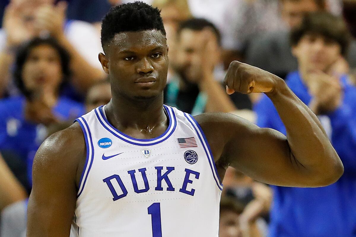 Video: Watch Zion Williamson Catch Lob, Throw Down 2-Handed Dunk on UCF ...