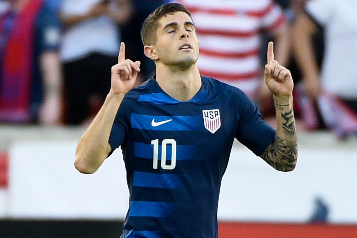 Christian Pulisic Scores Before Injury, Powers USA to Draw vs. Chile ...