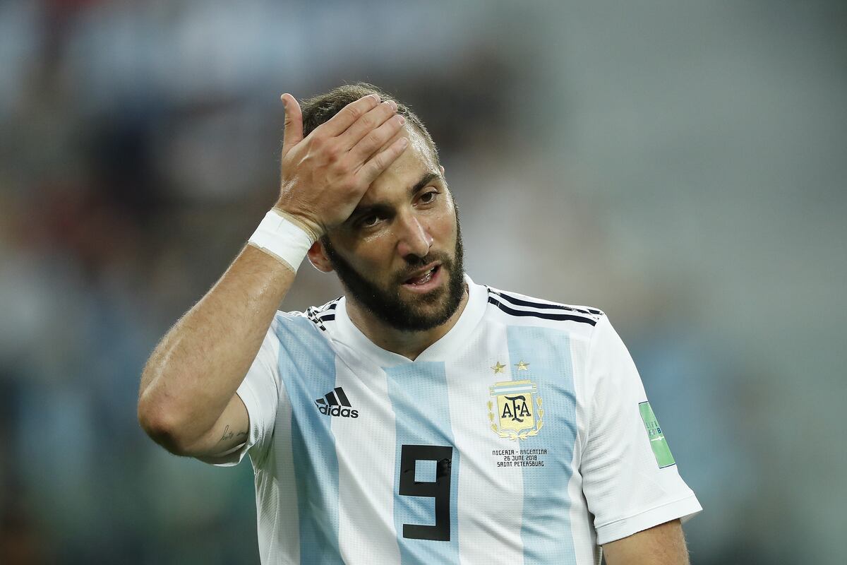 Gonzalo Higuain Confirms Retirement from International Football | News ...