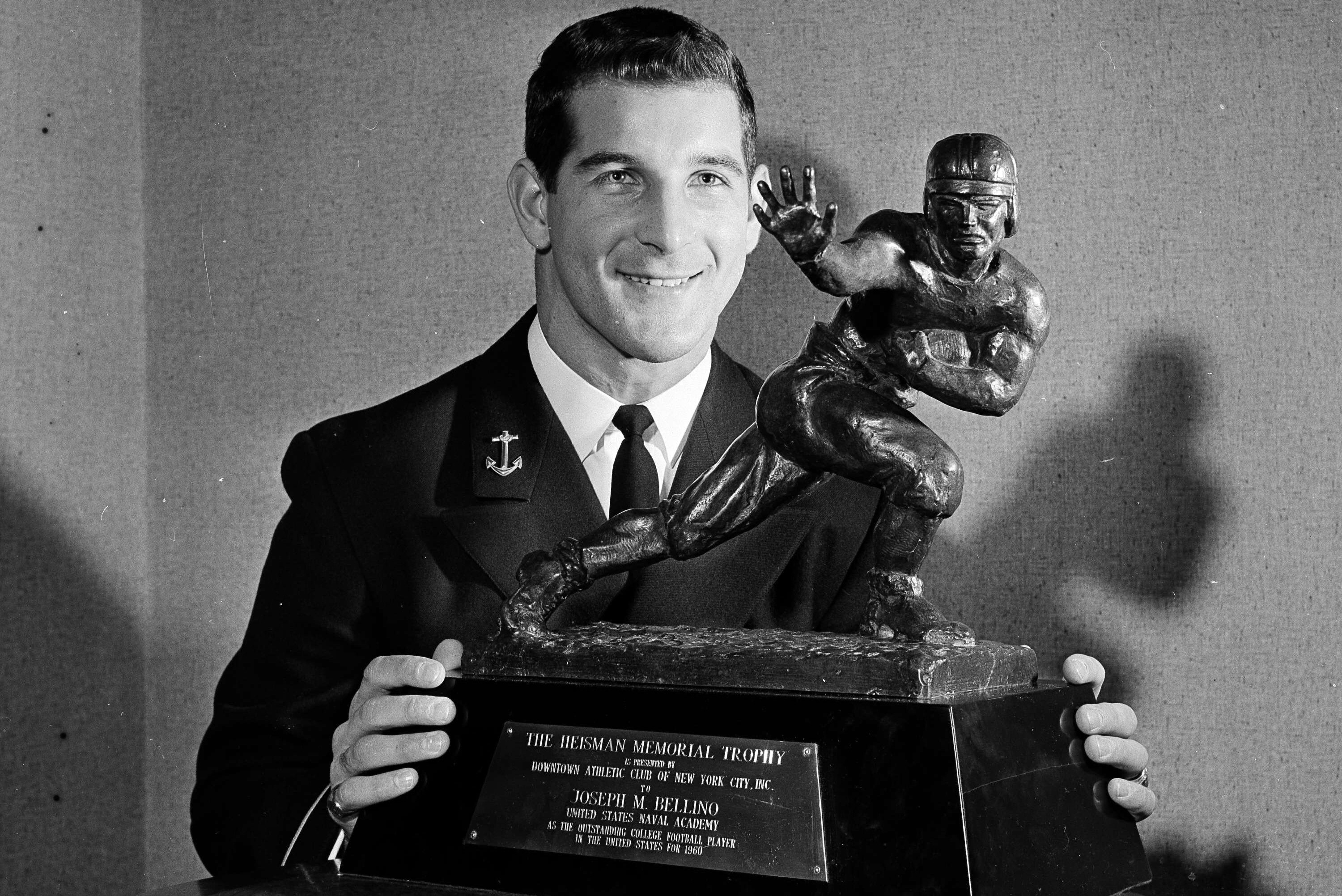 Former Patriots RB, Heisman Trophy Winner Joe Bellino Dies at Age 81 ...