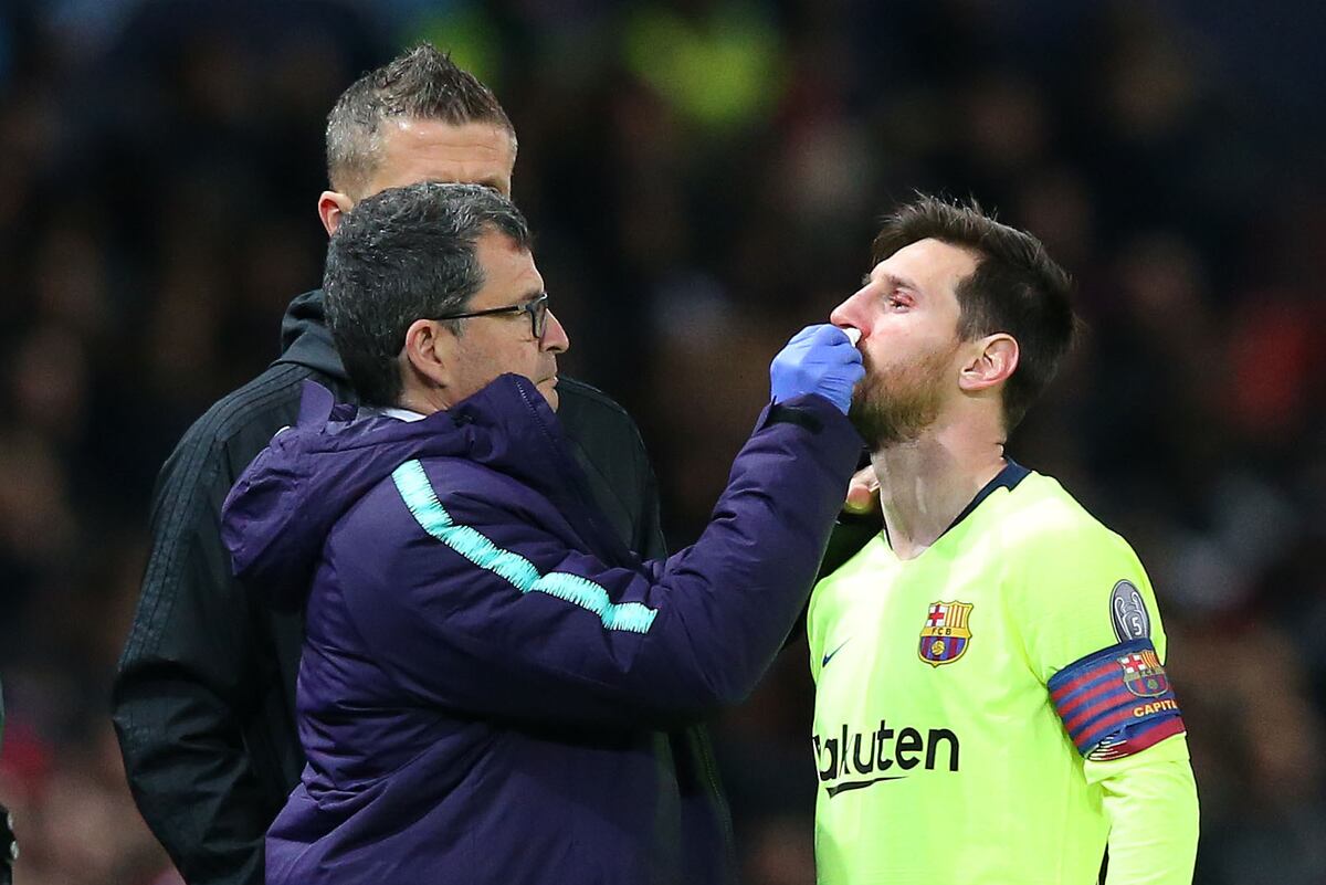 Chris Smalling on Lionel Messi Collision: 'He Knew It Was an Accident ...