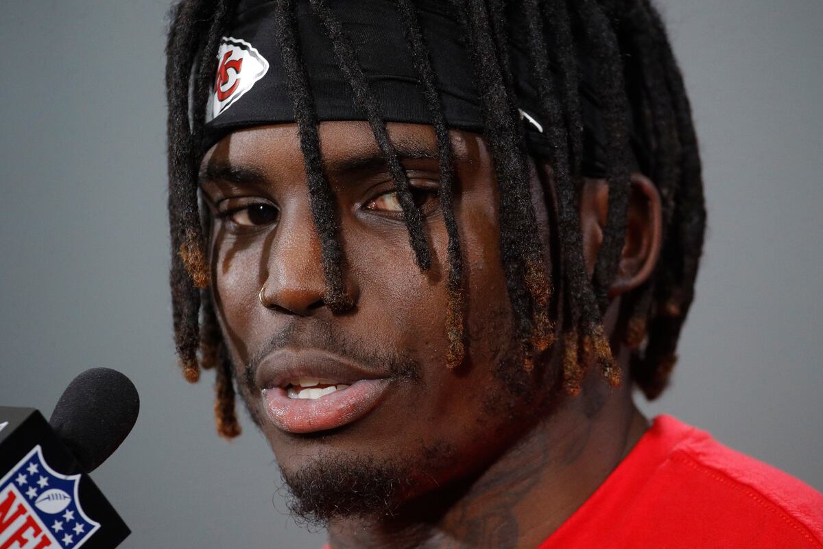 Tyreek Hill, Crystal Espinal Criminal Child Abuse Case Reopened After ...