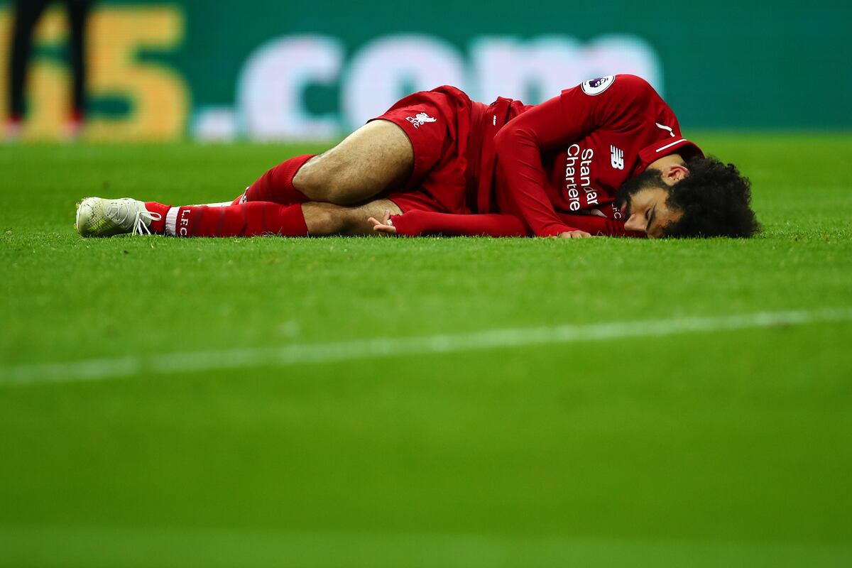Mo Salah Stretchered Off After Suffering Apparent Head Injury vs ...