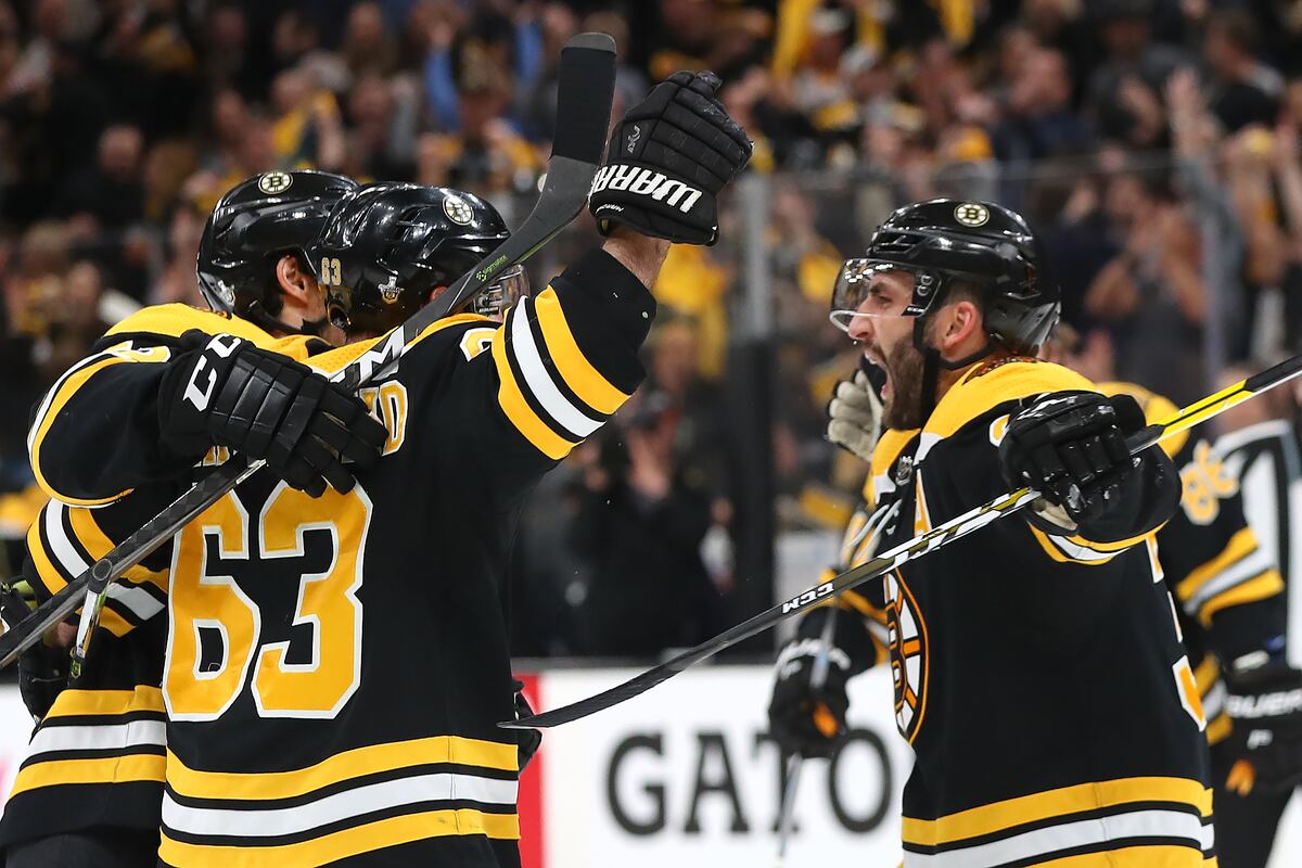 David Pastrnak's Late Goal Gives Bruins 4-3 Game 5 Win over Blue ...