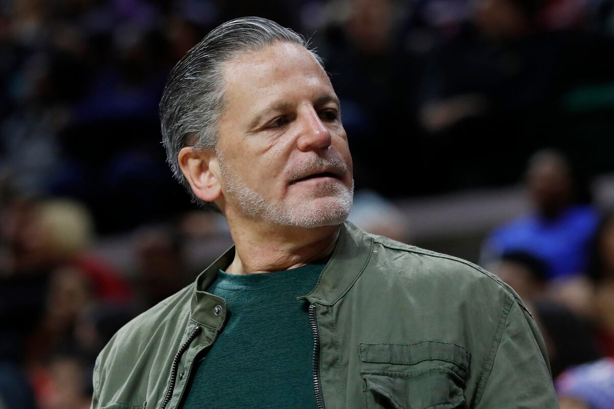 Cavaliers Owner Dan Gilbert Hospitalized After Experiencing Stroke ...