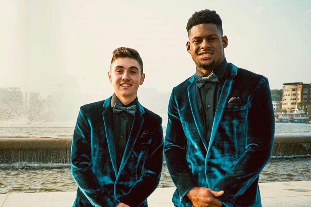 Students Smack Talk Antonio Brown After Juju Attends Their Prom | News ...