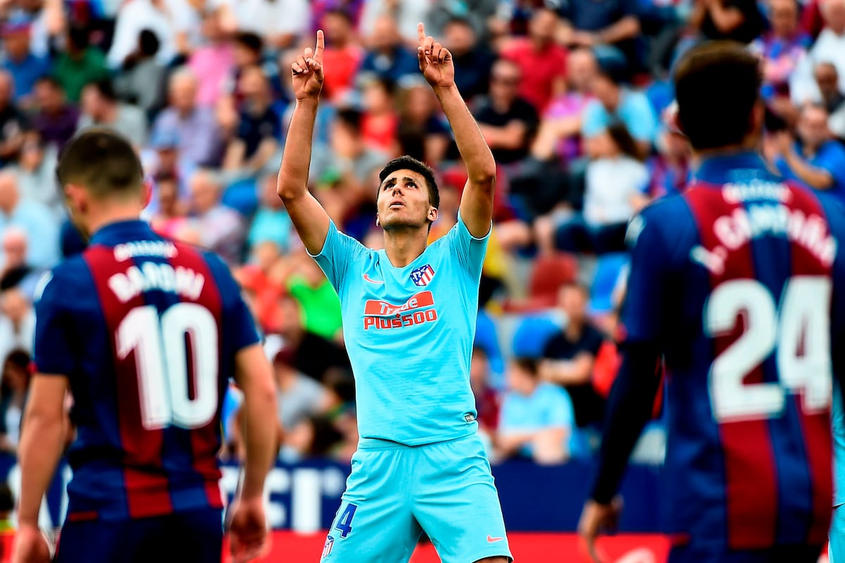 Report: Manchester City to Meet Rodri's €70M Atletico Madrid Release ...