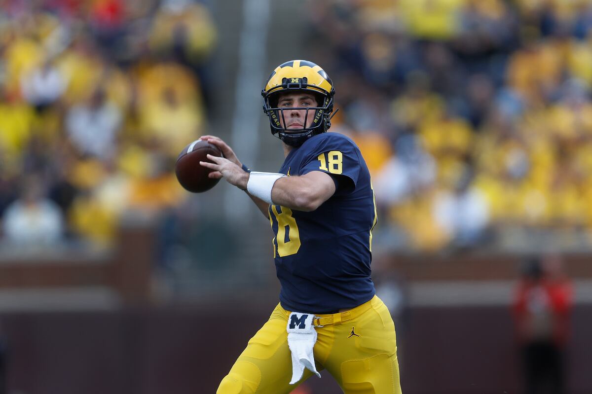 Michigan QB Brandon Peters Announces Graduate Transfer to Illinois ...