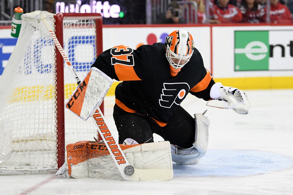 Brian Elliott, Flyers Agree to 1-Year, $2M Contract Extension | News ...
