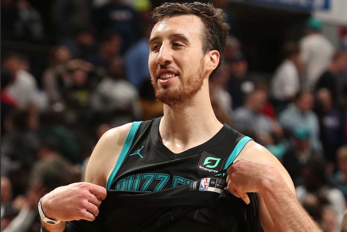 Report: Ex-Hornets F Frank Kaminsky, Suns Agree to 2-Year, $10M ...