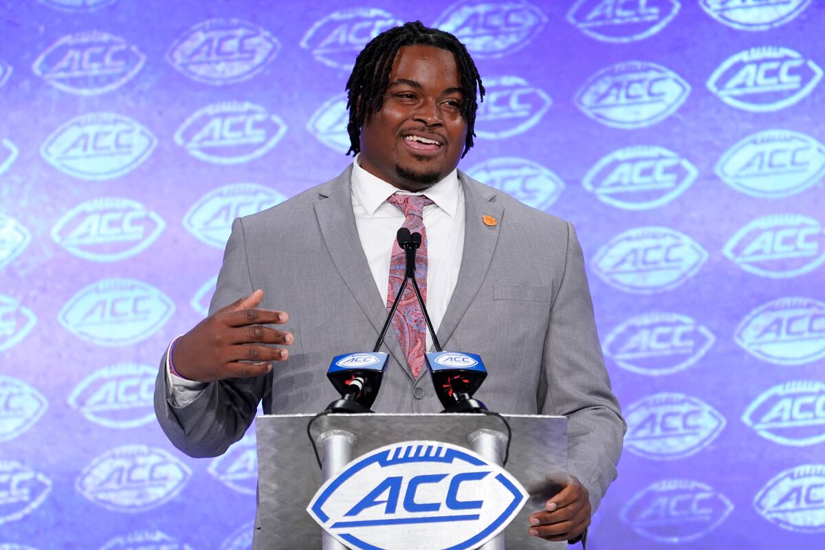 Look: Clemson's John Simpson Wears Trevor Lawrence Wig to ACC Kickoff ...