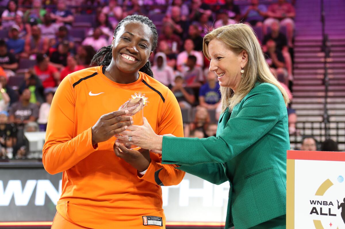 Shekinna Stricklen Wins 2019 WNBA All-Star 3-Point Contest | News ...