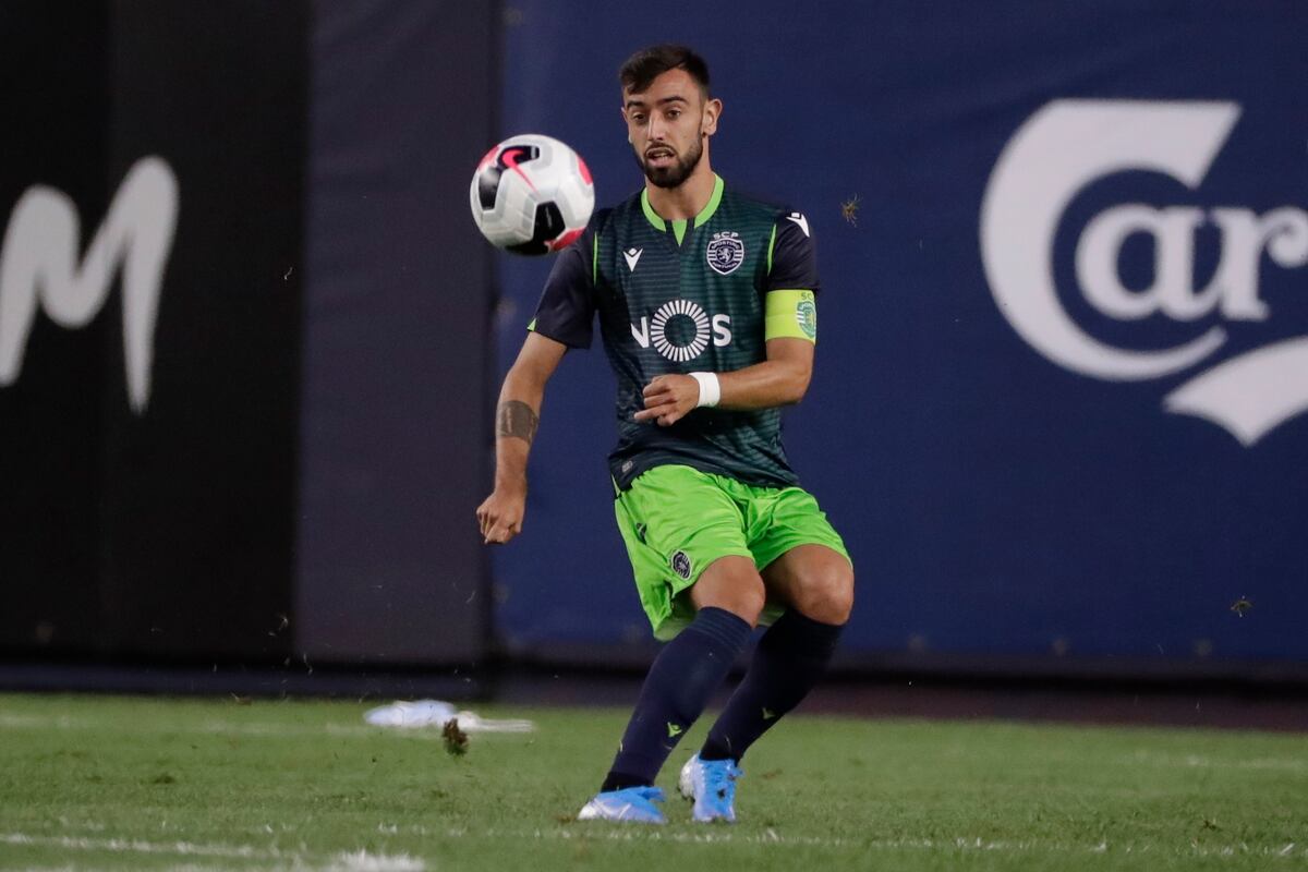 Report: Manchester United Agree £62M Fee for Bruno Fernandes Transfer ...
