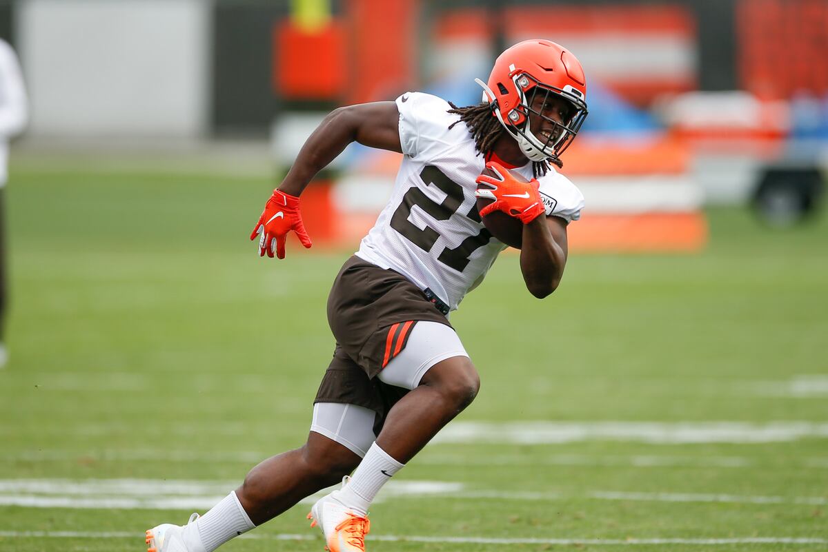 Browns Owner Dee Haslam Talks Kareem Hunt's Signing, Future and ...