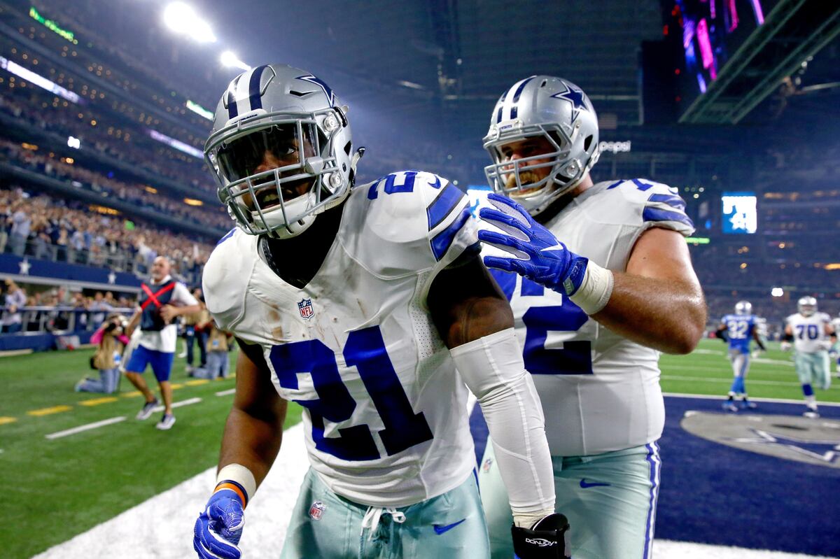 Cowboys' Travis Frederick 'A Little Jealous' Ezekiel Elliott Is in Cabo ...