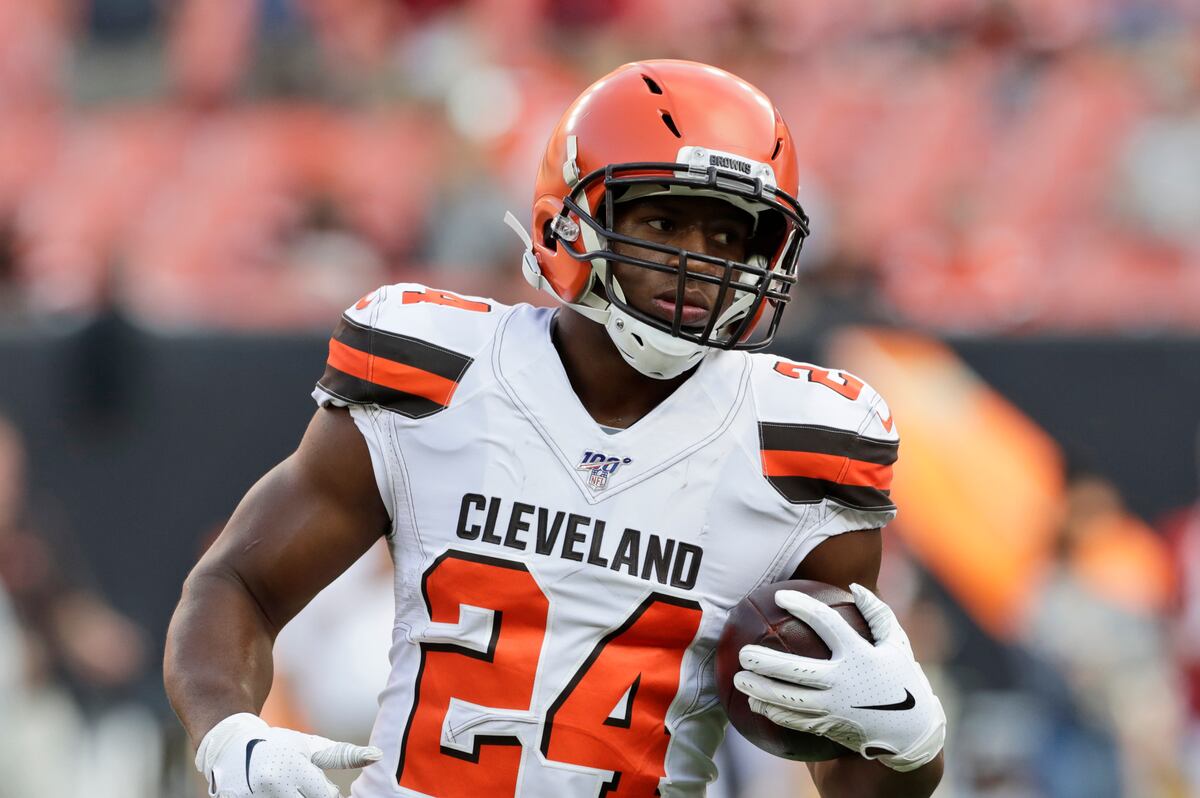 Nick Chubb, JuJu Smith-Schuster, Ezekiel Elliott in Aug. 22 NFL Fantasy ...
