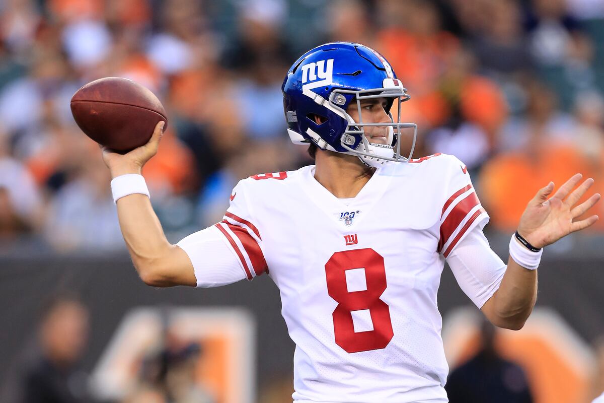 Giants' Daniel Jones Had a 'Good' Talk with Baker Mayfield About GQ Comments | News, Scores ...
