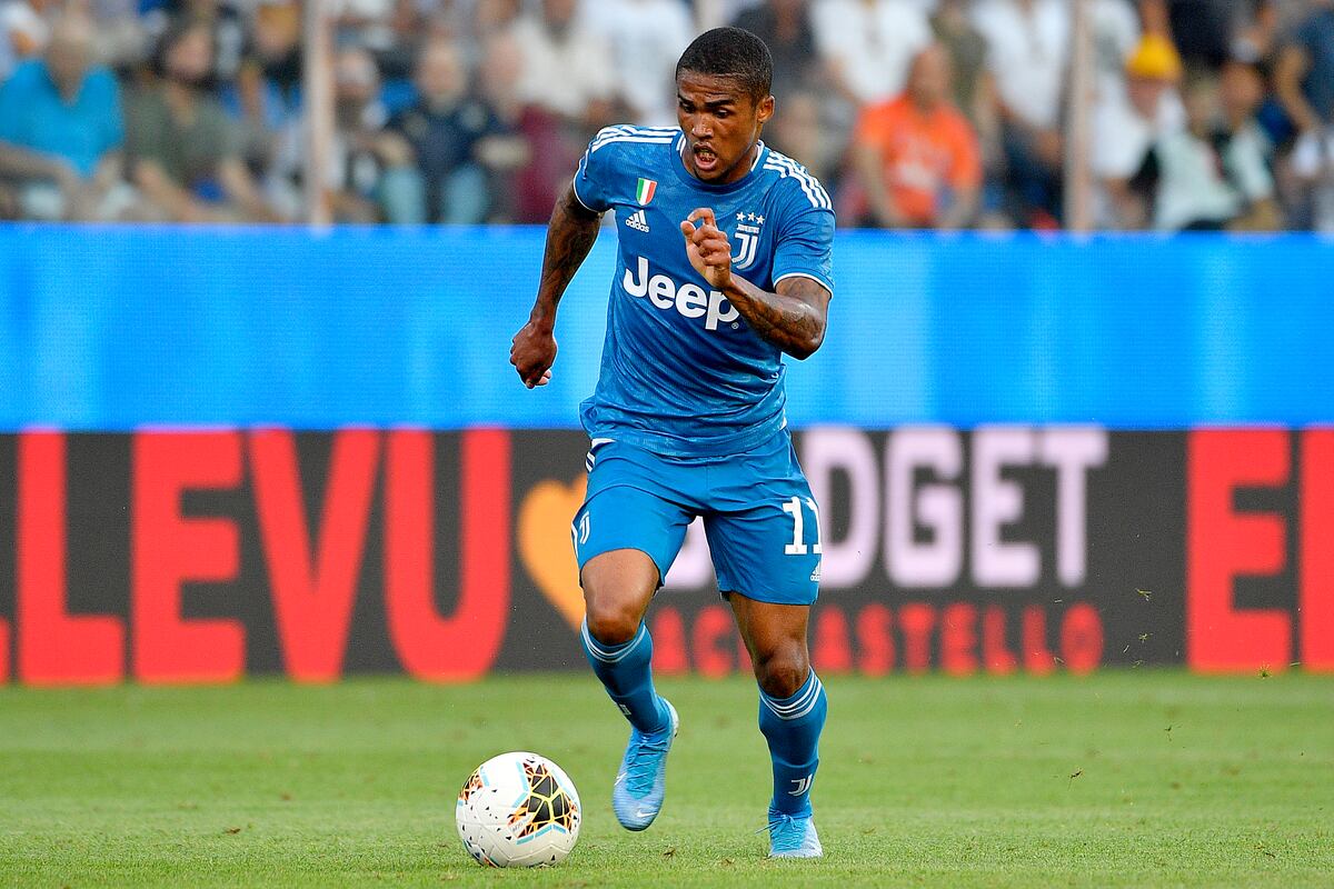 Douglas Costa Says Manchester United Summer Transfer Talk Is 'Baseless ...