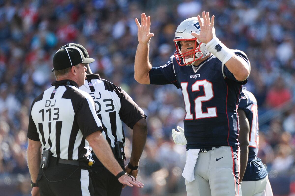 Patriots' Tom Brady Explains Tweet Complaining About Refs During TNF ...